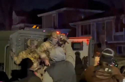 « Craignant pour sa vie alors qu’il était pris en embuscade, l’agent a ...