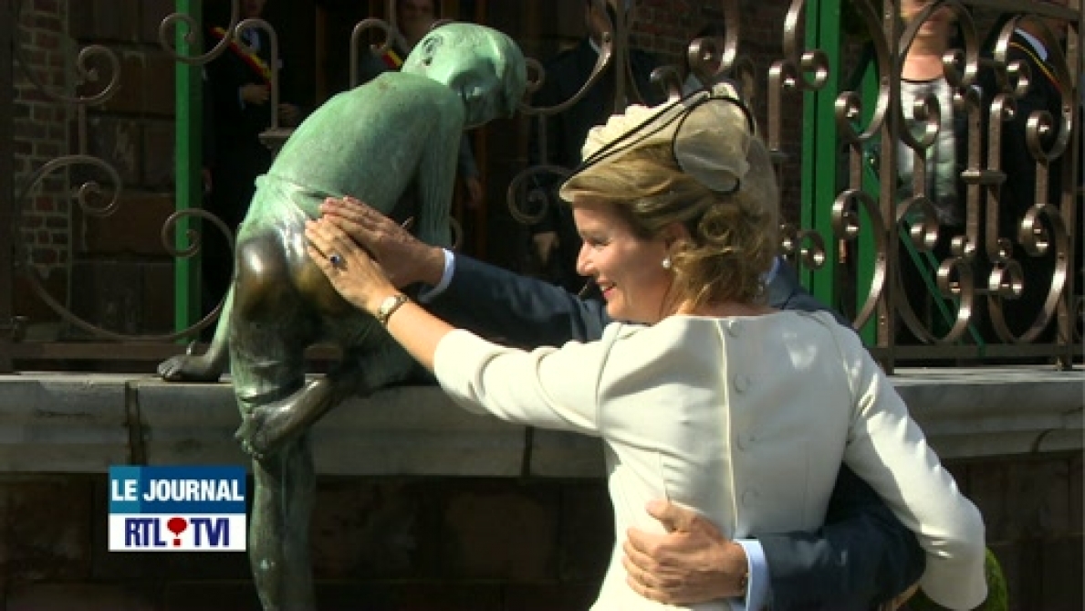 Joyeuse entrée: le couple royal a caressé le Maca à Wavre | RTL Info