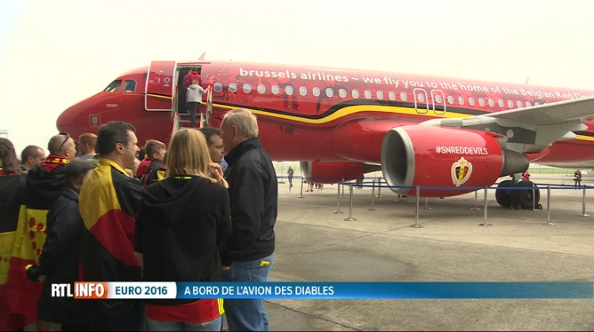 Bienvenue à bord du Trident, l'avion officiel des Diables rouges | RTL Info