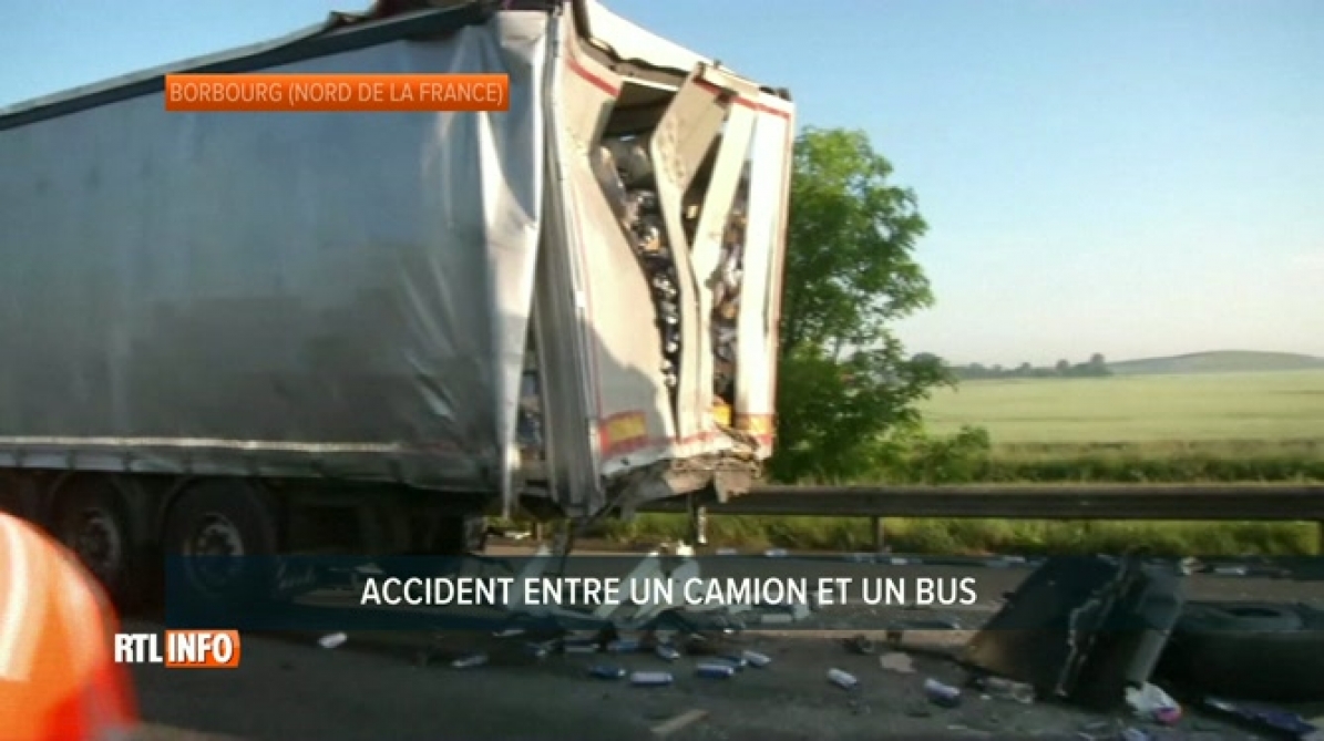 Grave accident entre un camion et un bus transportant 52 élèves ...