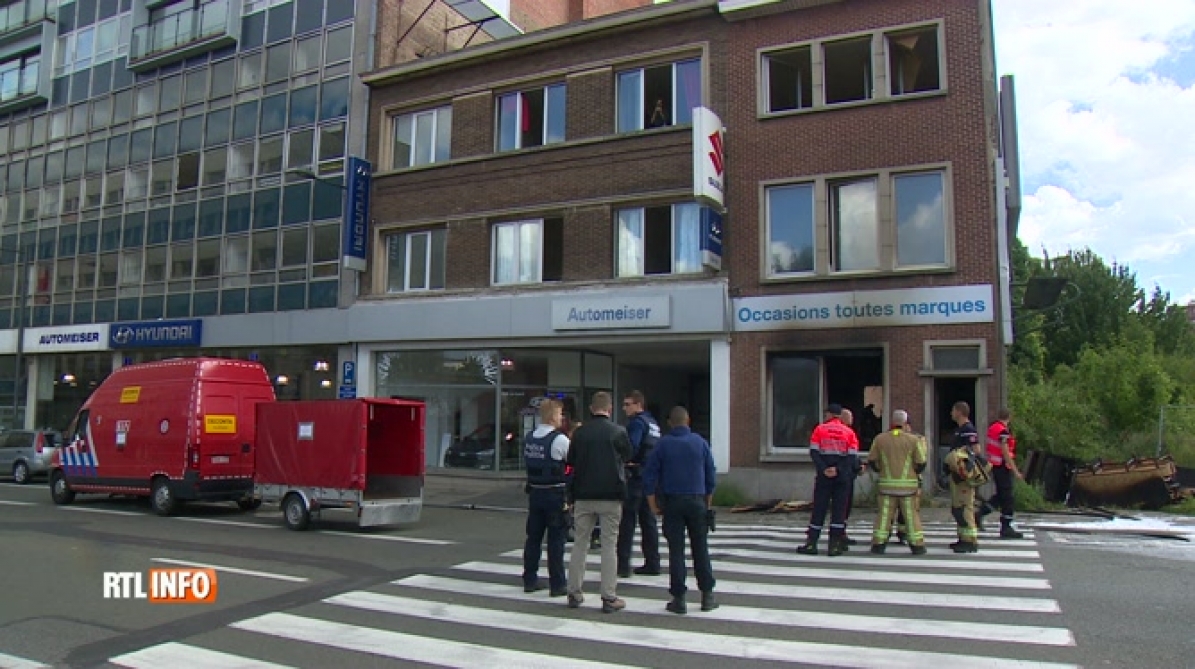 Incendie dans un immeuble de la chaussée de Louvain à Schaerbeek | RTL Info