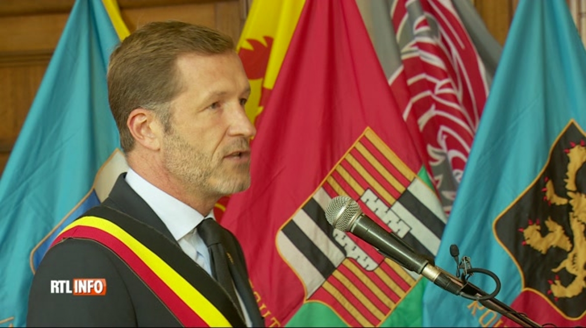 Paul Magnette a lancé les Fêtes de Wallonie à Charleroi | RTL Info