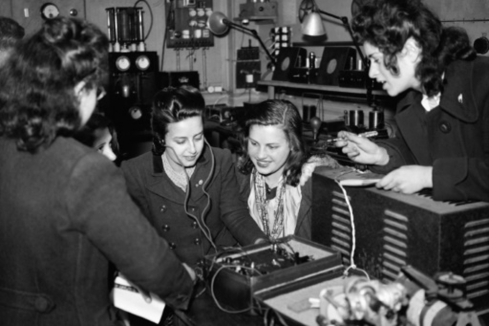 Cent ans de radio en France | RTL Info