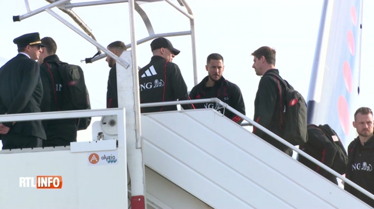 Les Diables Rouges embarquent dans leur avion pour la Coupe du monde ...