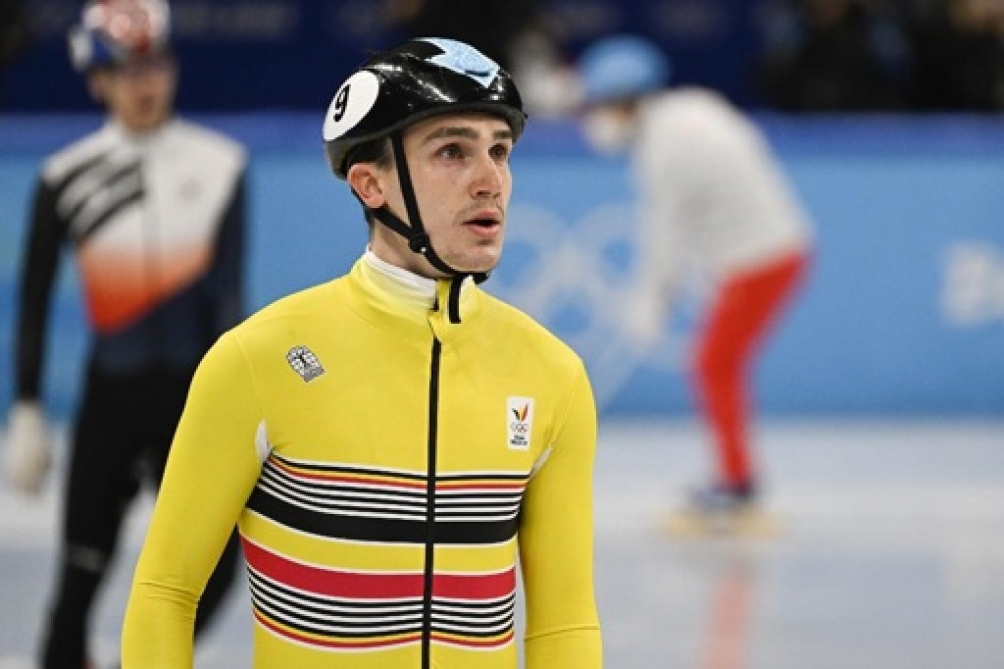 Stijn Desmet 7e de la finale B après une chute, le relais 3e de la ...