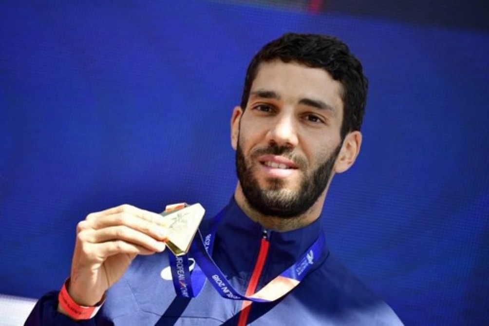 L'athlète français Mahiedine Mekhissi, triple médaillé olympique, prend ...
