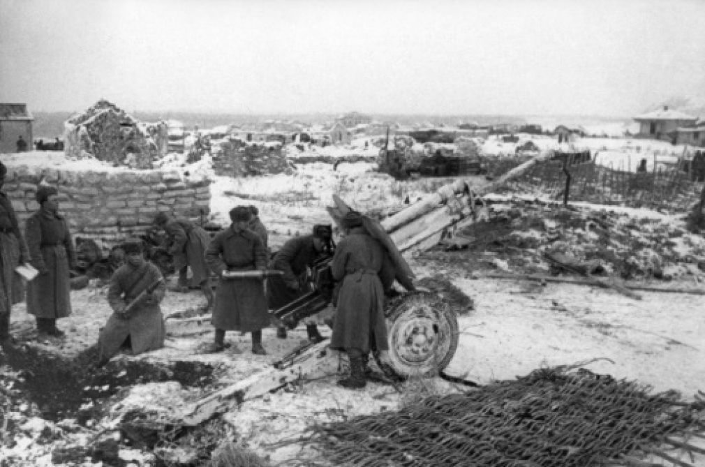 Le 2 février 1943, l'Armée rouge victorieuse des Allemands à Stalingrad | RTL Info