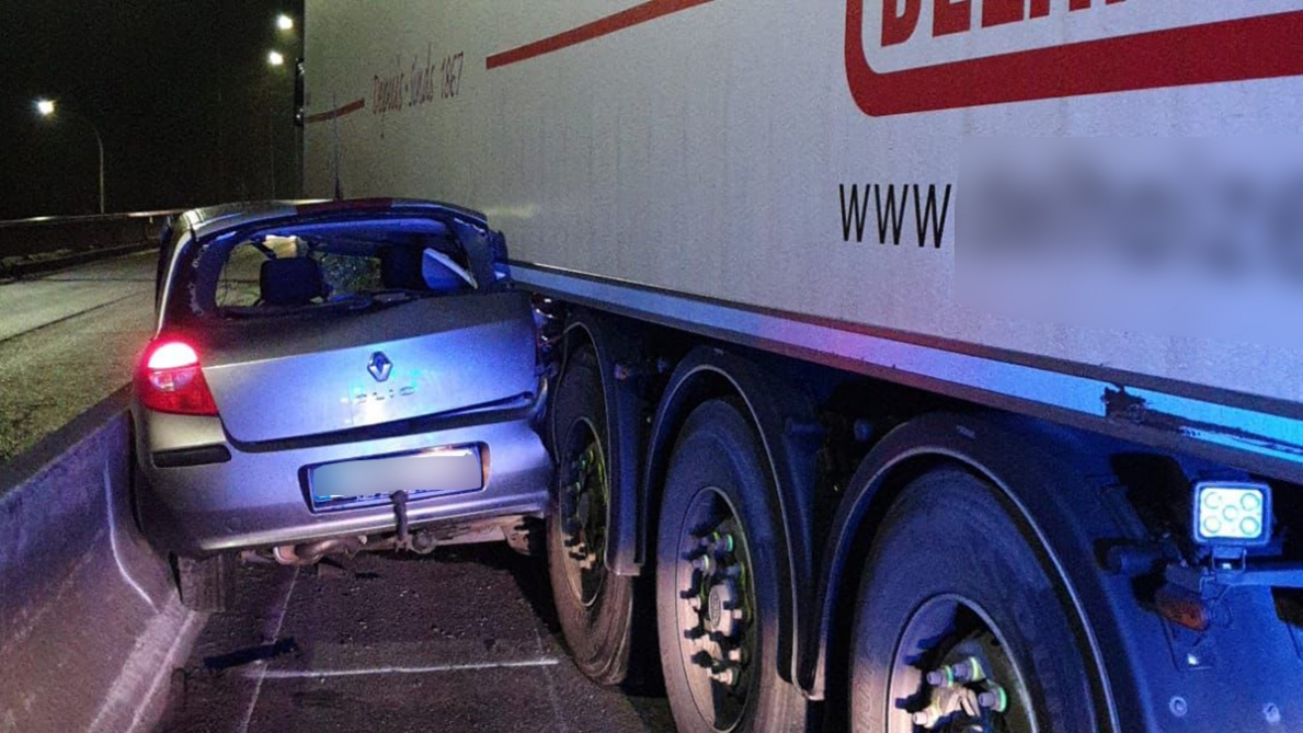 La frayeur de sa vie: un automobiliste écrasé contre la berme centrale ...