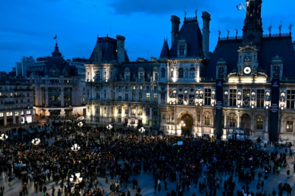 "Sainte-Soline, on n'oublie pas": des milliers de personnes manifestent dans plusieurs villes de ...