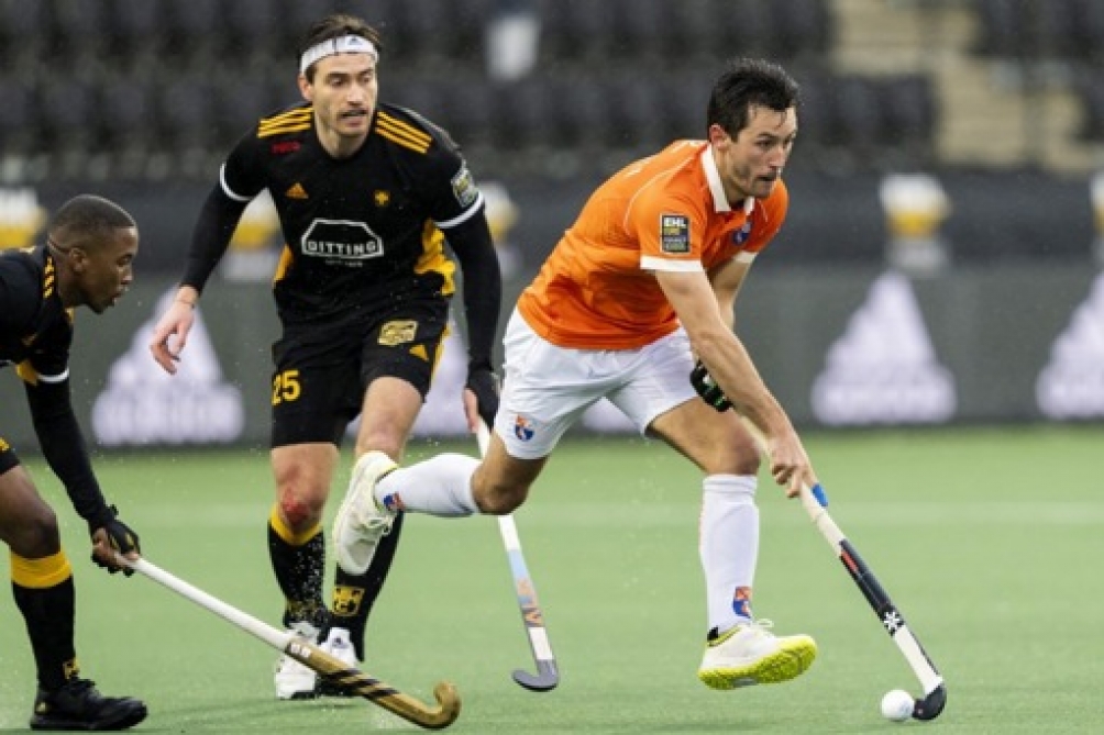 Bloemendaal et Van Doren battent 1-0 en finale le Rot-Weiss Cologne et ...