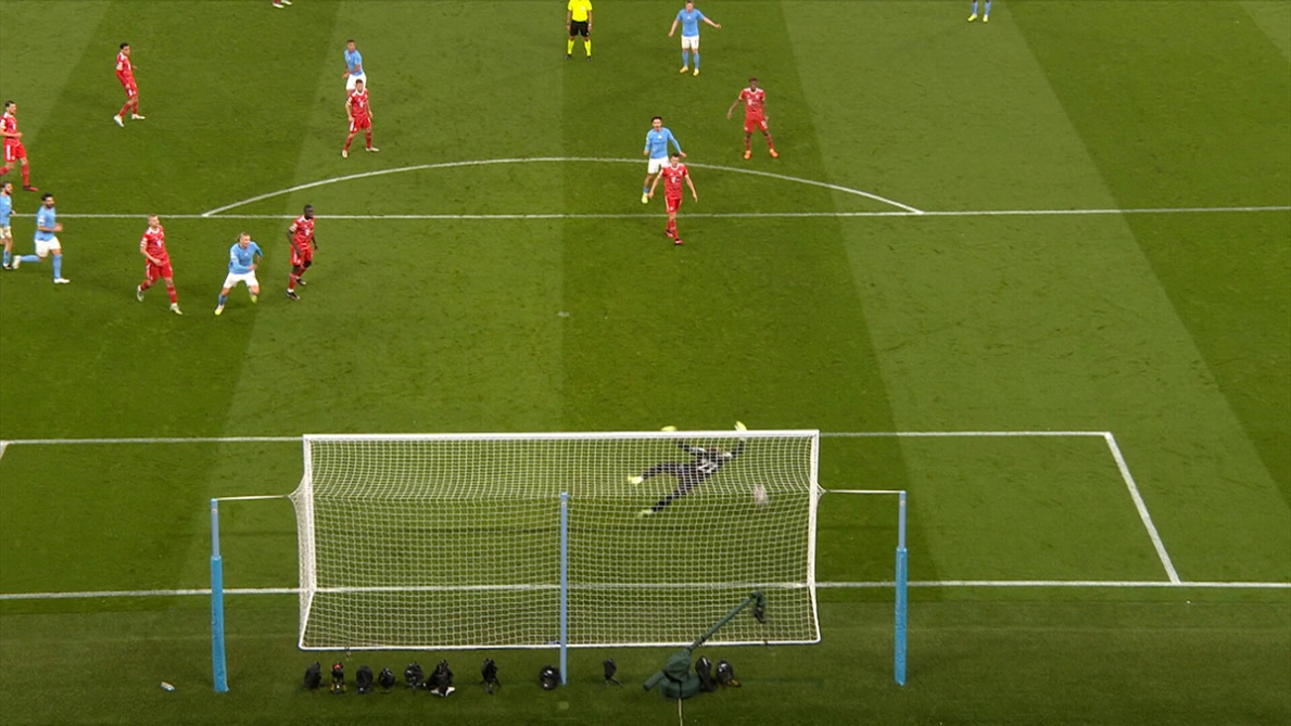 Un but exceptionnel: Rodri nettoie la lucarne du Bayern avec une frappe ...