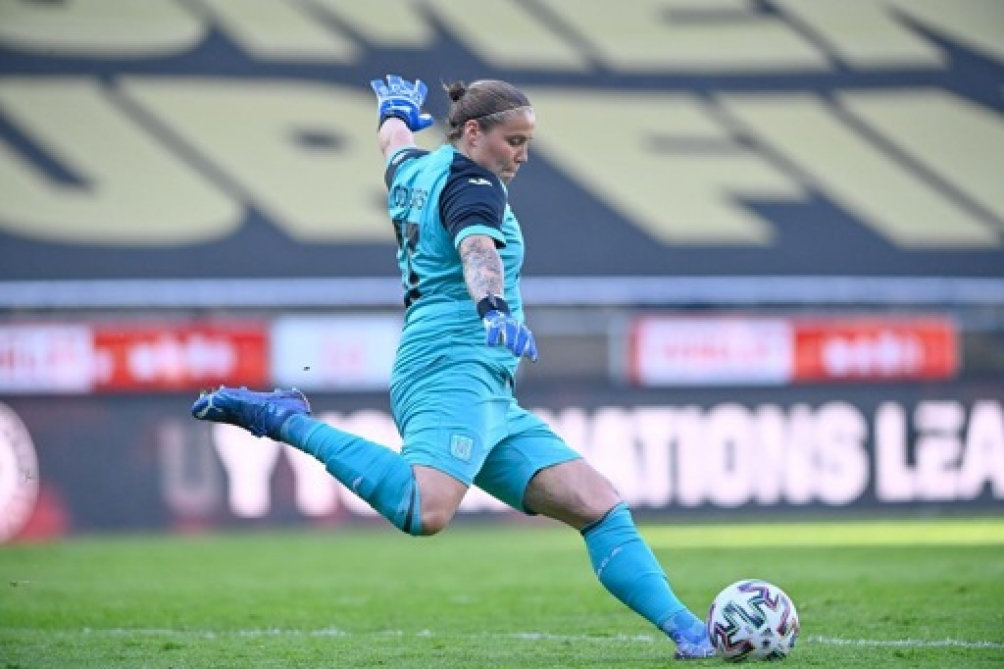 Anderlecht s'impose 2 à 0 face au Standard et peut fêter le titre ...