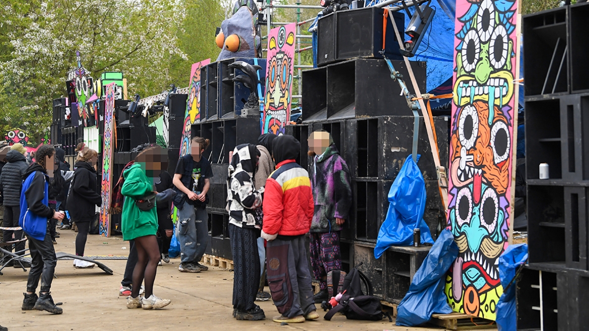 Rave party à Brustem: le nombre de participants grimpe à 10.000 | RTL Info