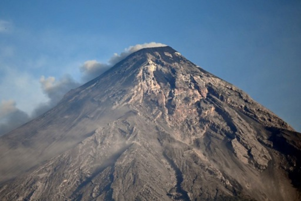 Le volcan guatémaltèque entré en éruption fait mine de se calmer | RTL Info
