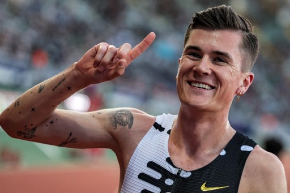 Jakob Ingebrigtsen améliore la meilleure performance mondiale du 2 ...