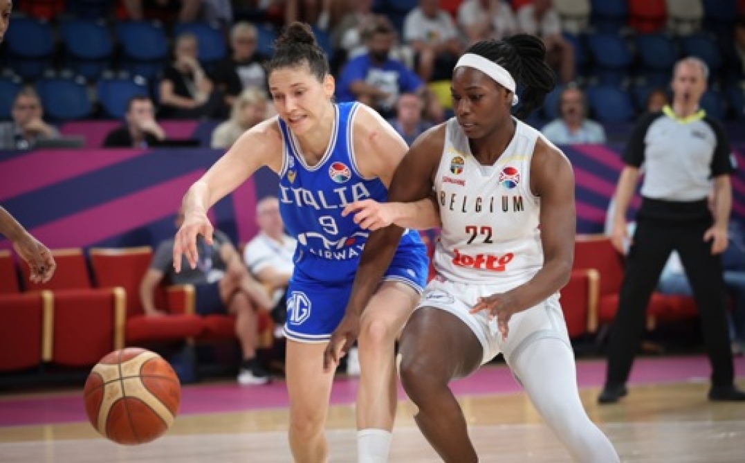 Bethy Mununga, l'invité surprise dans le secteur intérieur des Belgian ...