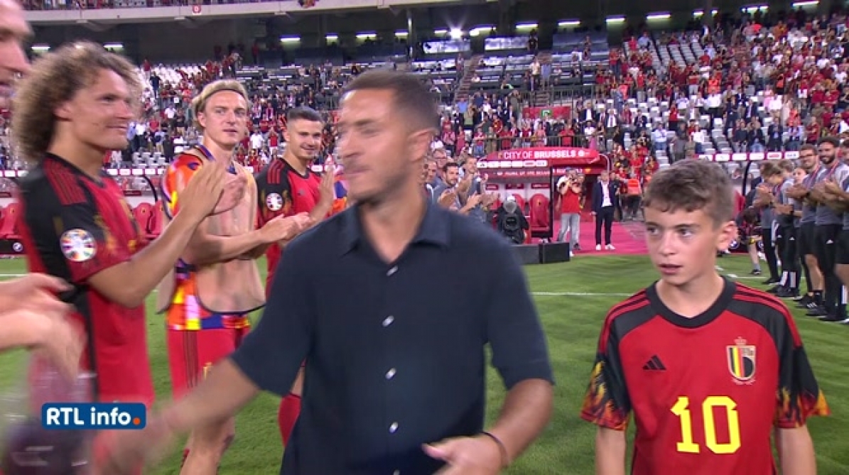 Football: hommage à Eden Hazard hier lors du match Belgique - Autriche ...