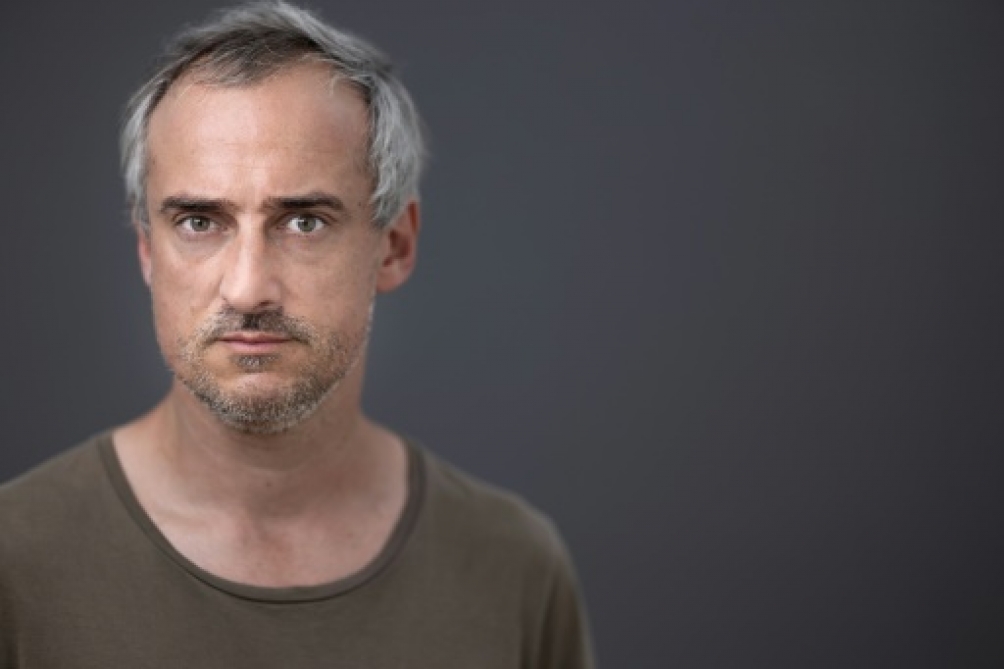 Licencié fin 2020, l'animateur Sébastien Thoen de retour sur Canal+ ...