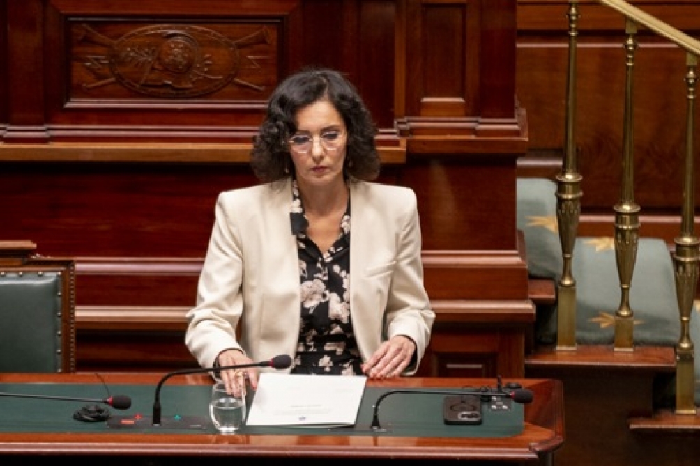 Hadja Lahbib échappe à la motion de méfiance à son encontre | RTL Info