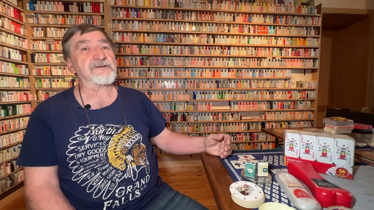 Joker en forme d’Hitler qui explose, parts de pizza, Willy collectionne ...