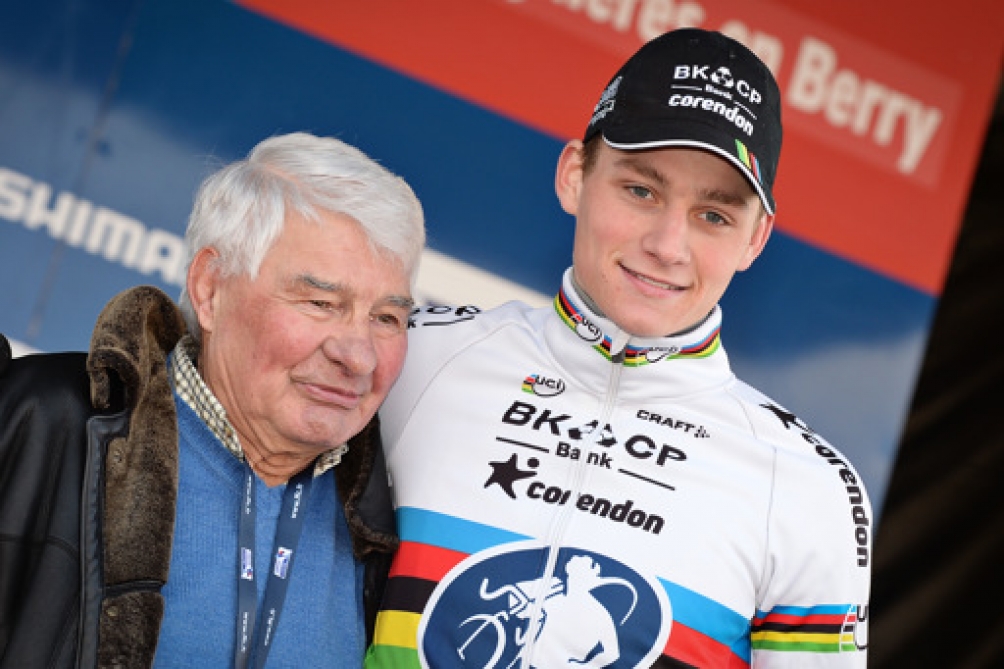 Mathieu van der Poel avec un vélo spécial en hommage à son grand-père ...
