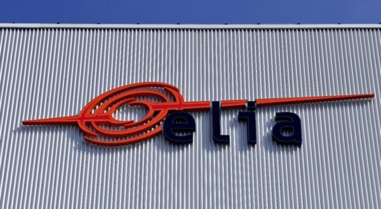 Elia renforce une ligne à haute tension aux abords du port d'Anvers ...