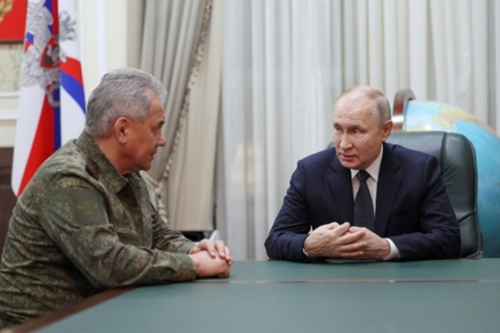 Visite surprise de Poutine au QG militaire de l'opération en Ukraine ...