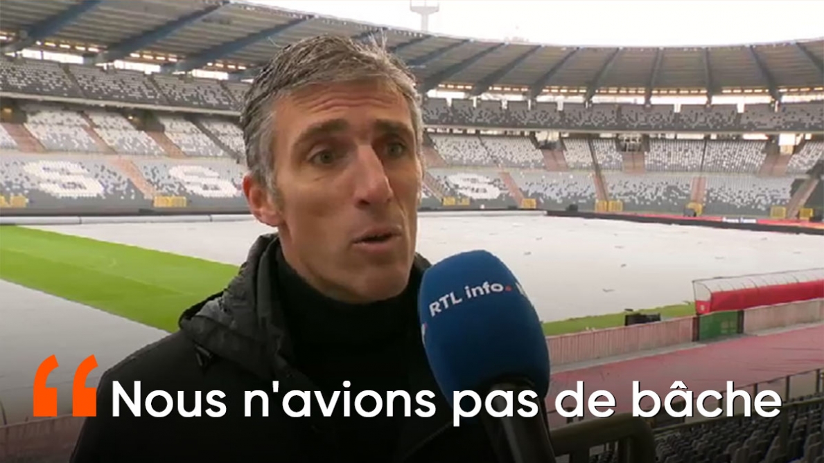 Le terrain du Stade Roi Baudouin protégé des intempéries avant le ...