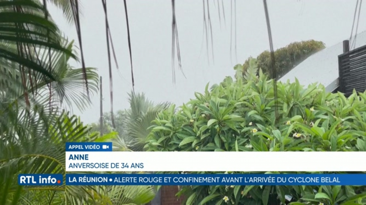 Un puissant cyclone menace l'île de la Réunion | RTL Info
