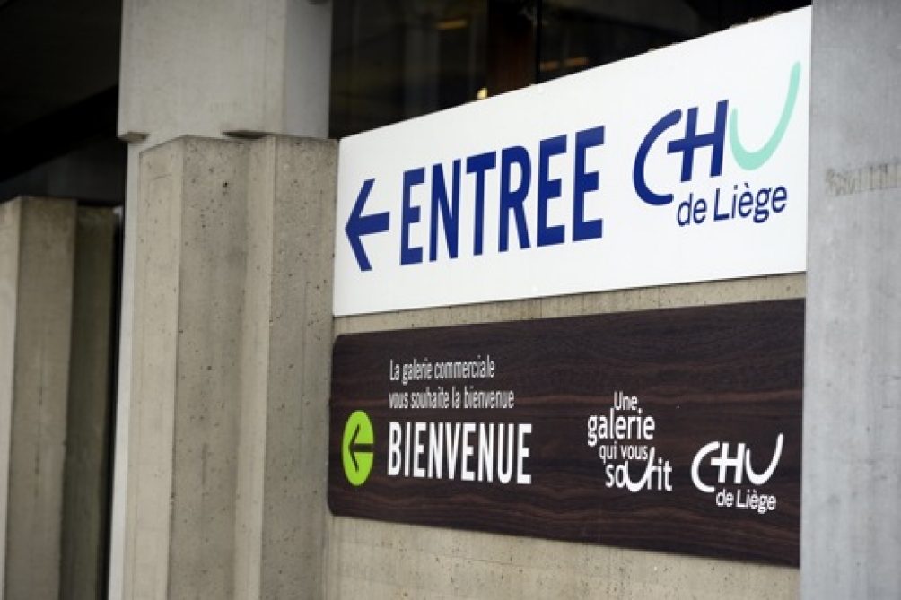 Le CHU de Liège réalise une opération inédite en salle hybride pour ...
