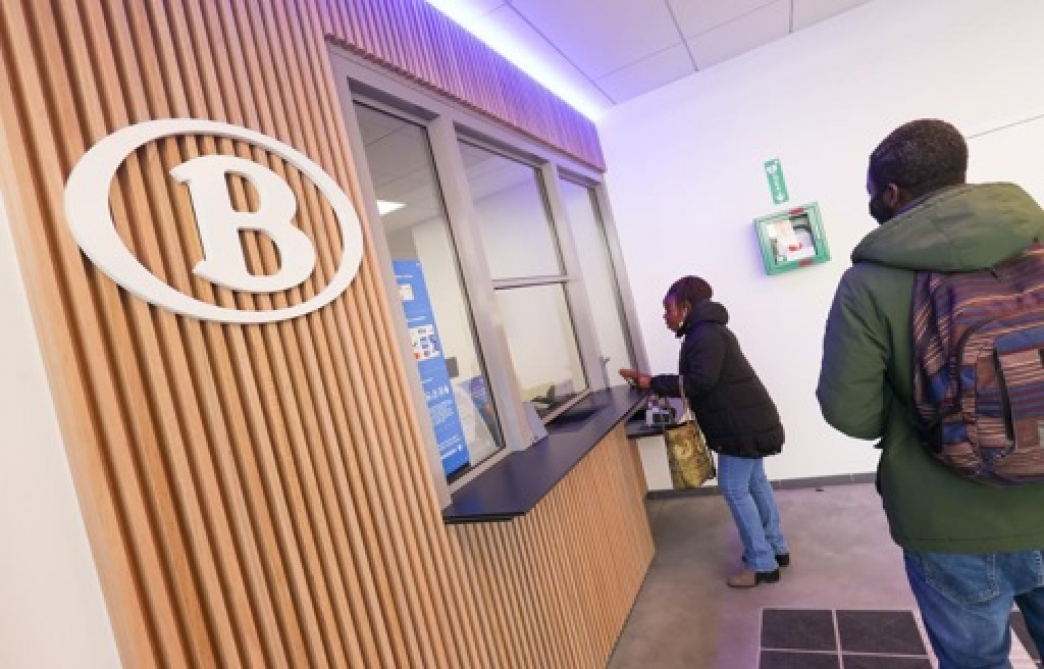 Le CCVF veut suspendre la modification des heures d'ouverture des ...