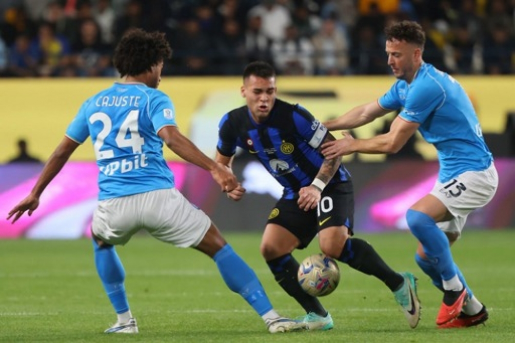 L'Inter bat Naples en finale et s'offre une 3e Supercoupe consécutive ...