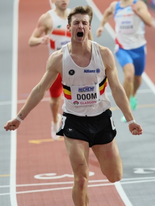 Alexander Doom champion du monde du 400 m en salle avec un record de ...
