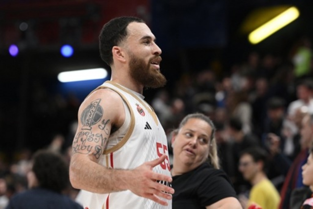 Mike James devient le meilleur marqueur de l'histoire de la compétition ...