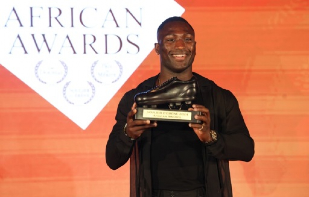 "Un privilège d'être honoré et récompensé" pour Kevin Denkey | RTL Info