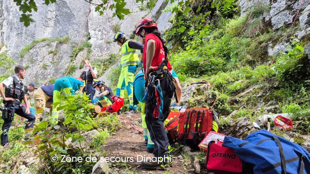 Un alpiniste fait une chute d'environ 10 mètres aux rochers de Freÿr, à ...