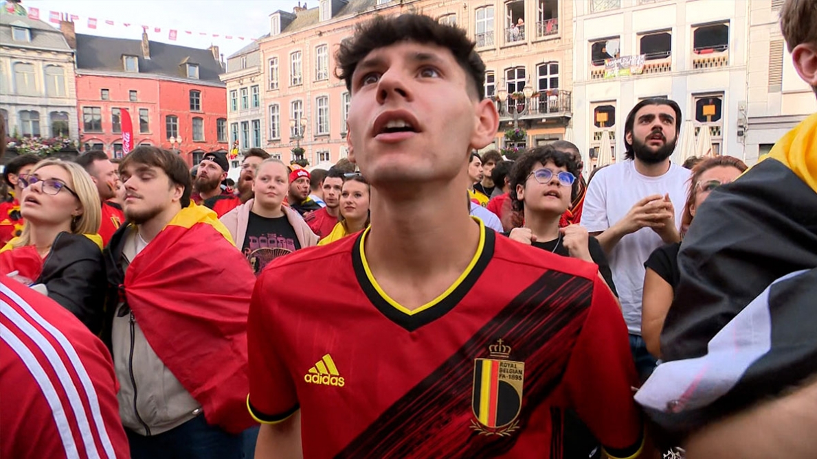 Après la fête, la défaite pour les supporters des Diables Rouges à Mons ...