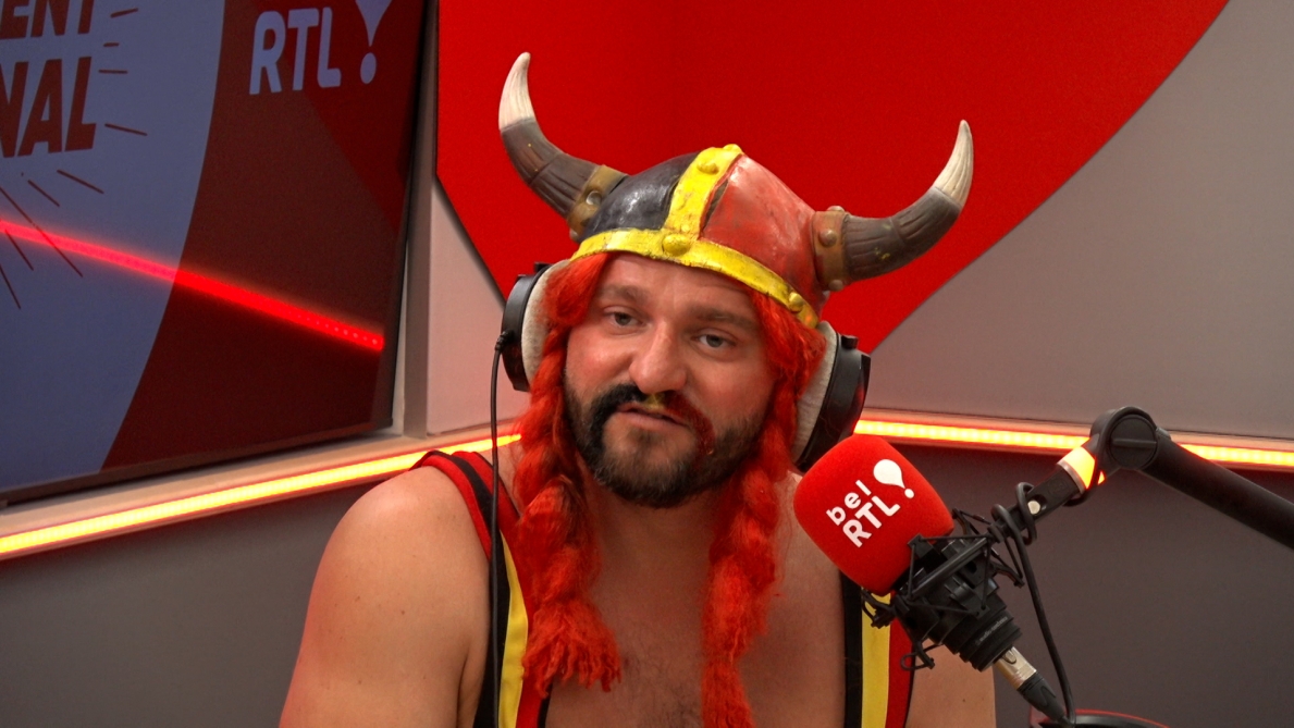 Obelgix, la célèbre mascotte des Diables Rouges pousse un coup de ...