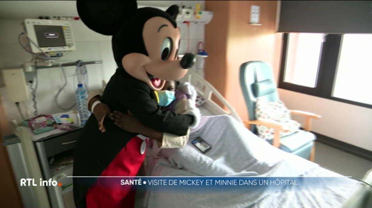 Mickey et Minnie ont rendu visite aux enfants à l'hôpital Reine Fabiola ...
