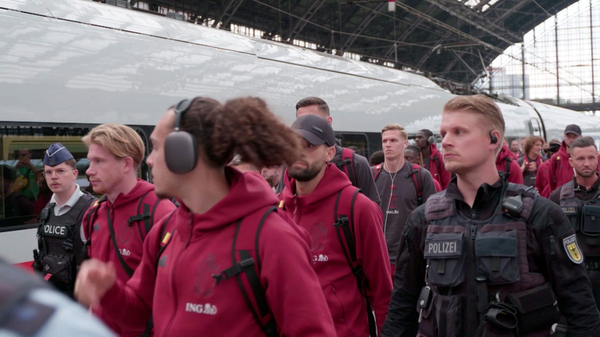 Après plus de 30 minutes de retard, les Diables Rouges sont arrivés à ...