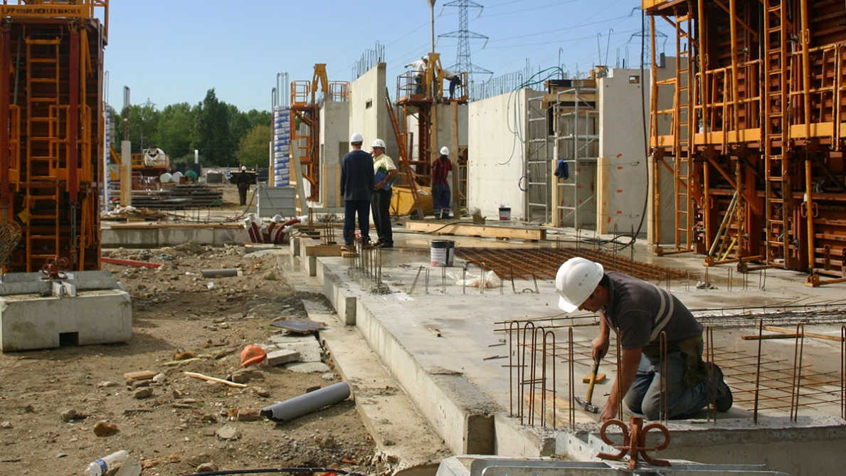 “The construction site is one or three months late”: should the ...