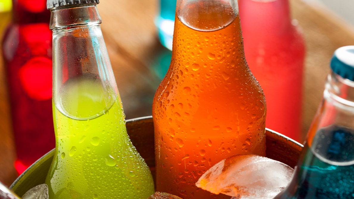 Un ingrédient présent dans les sodas bientôt interdit: ce qu'il faut ...