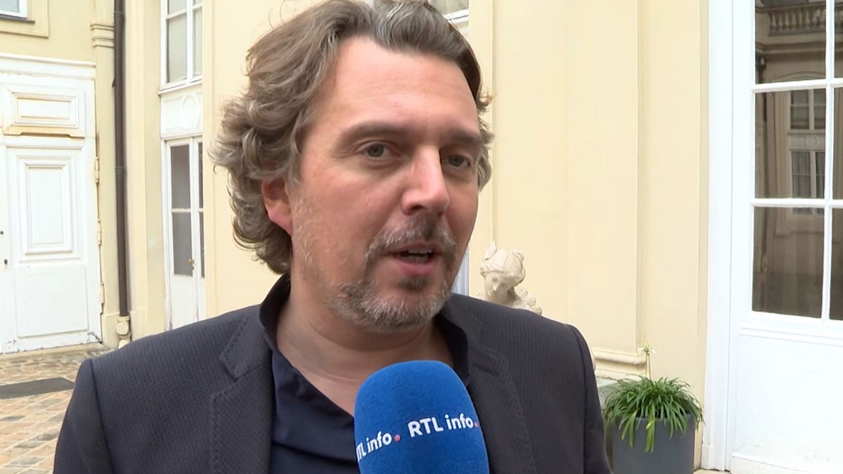 Alex Vizorek se lance un challenge pendant sa rencontre avec le couple ...