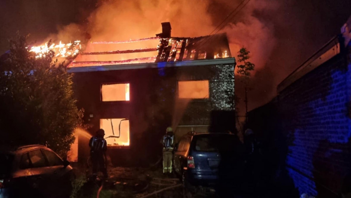 Une maison entièrement détruite par le feu à Jumet: l'habitant devra être relogé | RTL Info