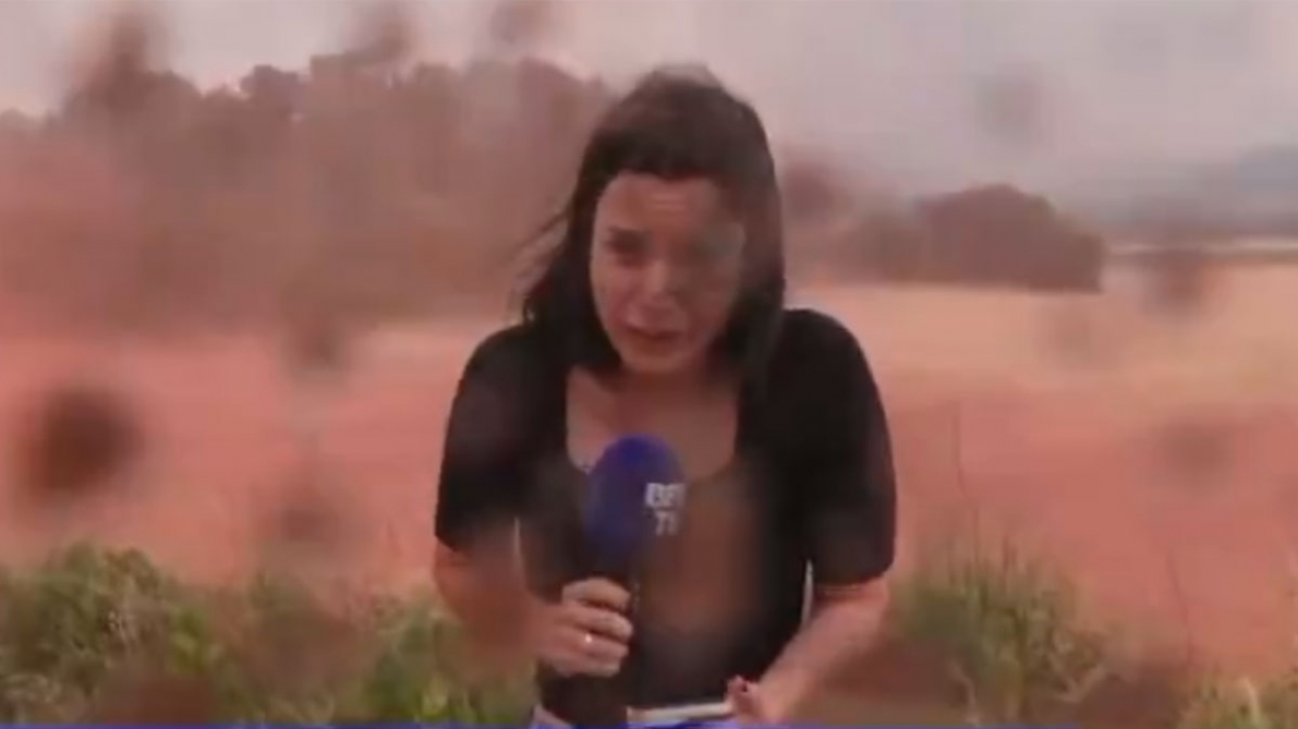 Elle se fait arroser par un canadair puis enguirlander par un pompier ...