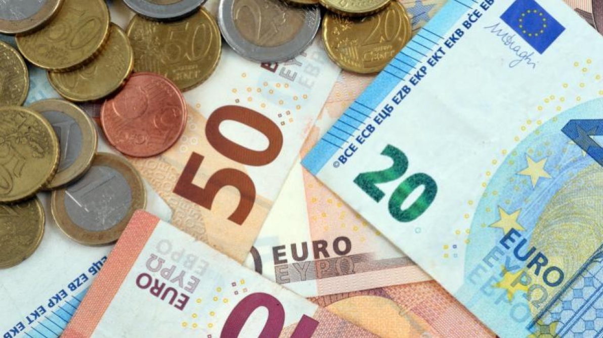 Inflation dans la zone euro : légère remontée à 2,1 %, au-dessus de l’objectif de la BCE | RTL Info