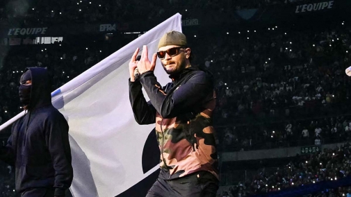 "On l'a fait ensemble la team": le rappeur marseillais Jul bat un ...