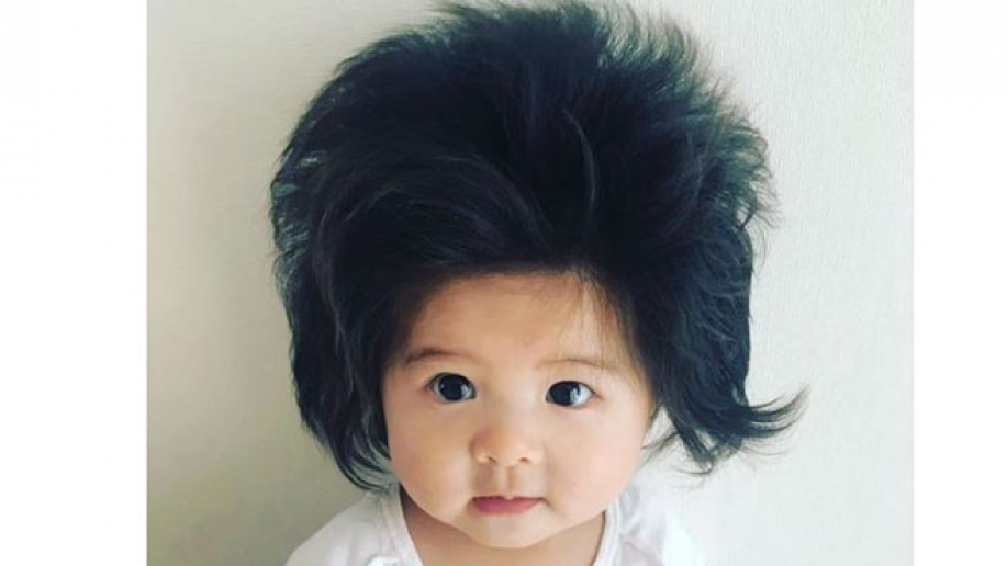 Les cheveux de ce bébé font fureur sur la toile - RTL Info