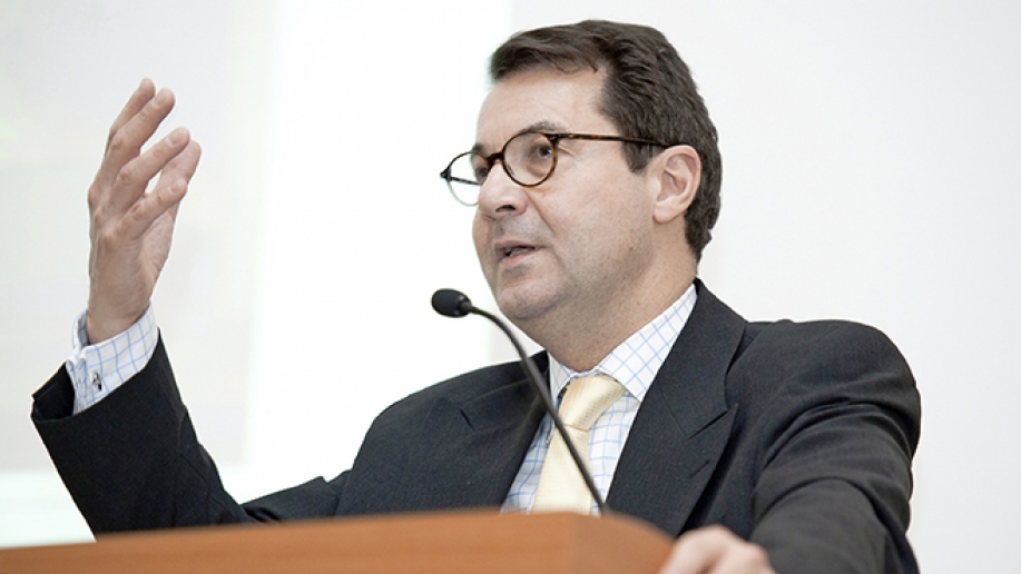 Qui est Bruno Colmant, le Belge qui est apparu main dans la main avec ...